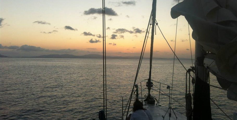 Waltzing Matilda 2 Days 1 Night | Whitsundays Overnight Sailing Tour ...